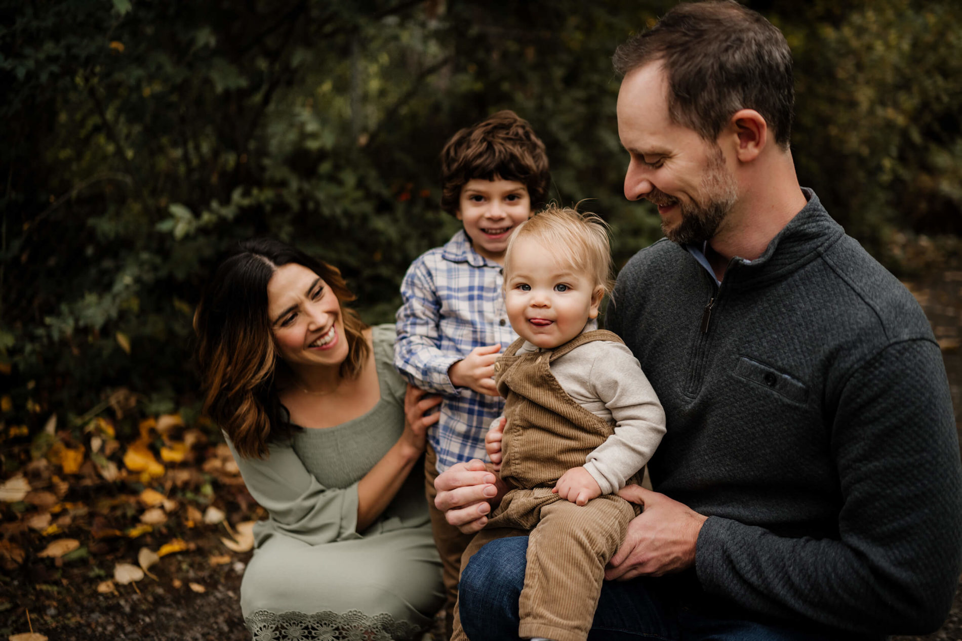 Stunning Seattle Fall Foliage Family Photography Sessions