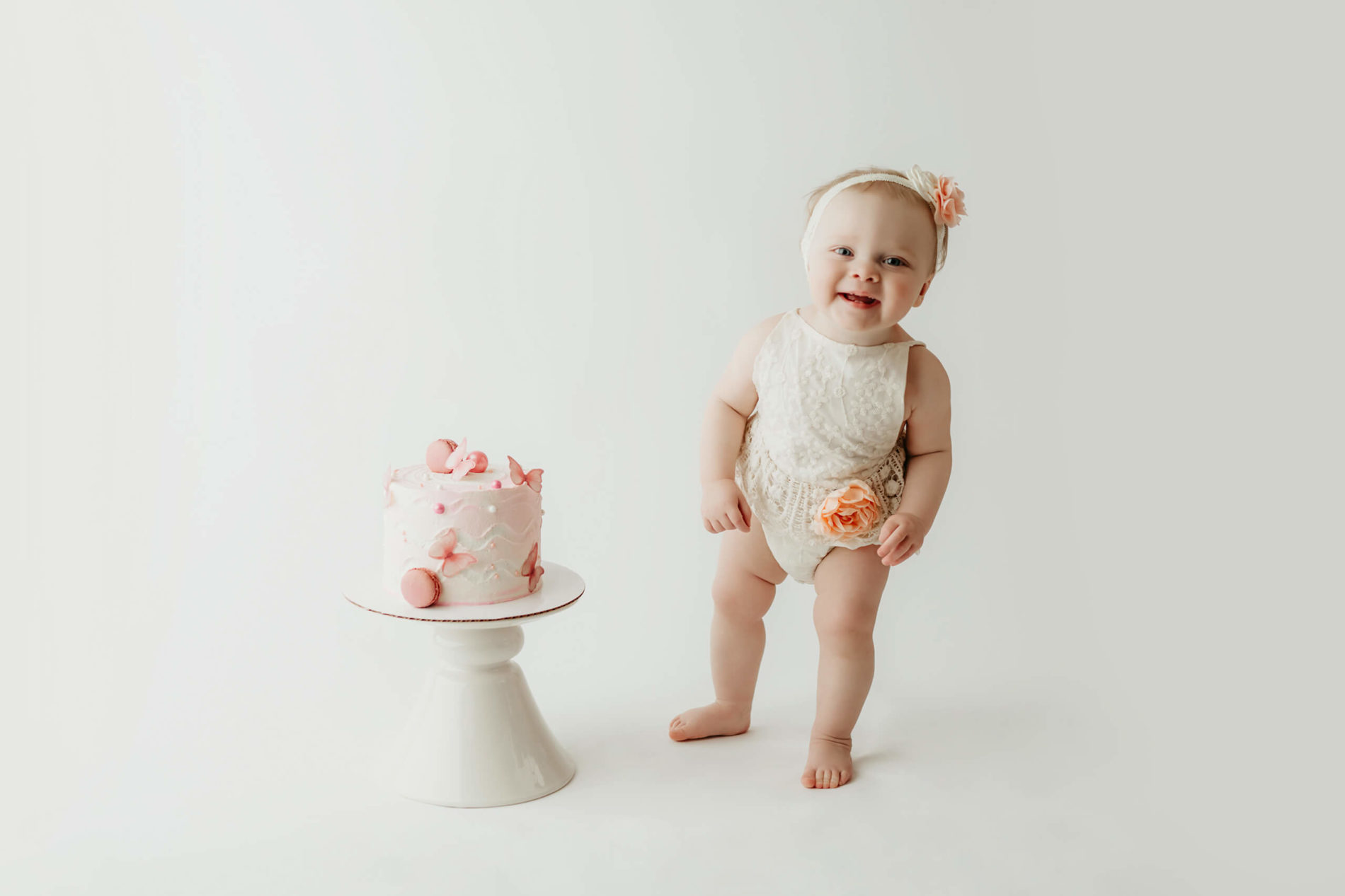 Delightful Cake Smash Photography in Seattle