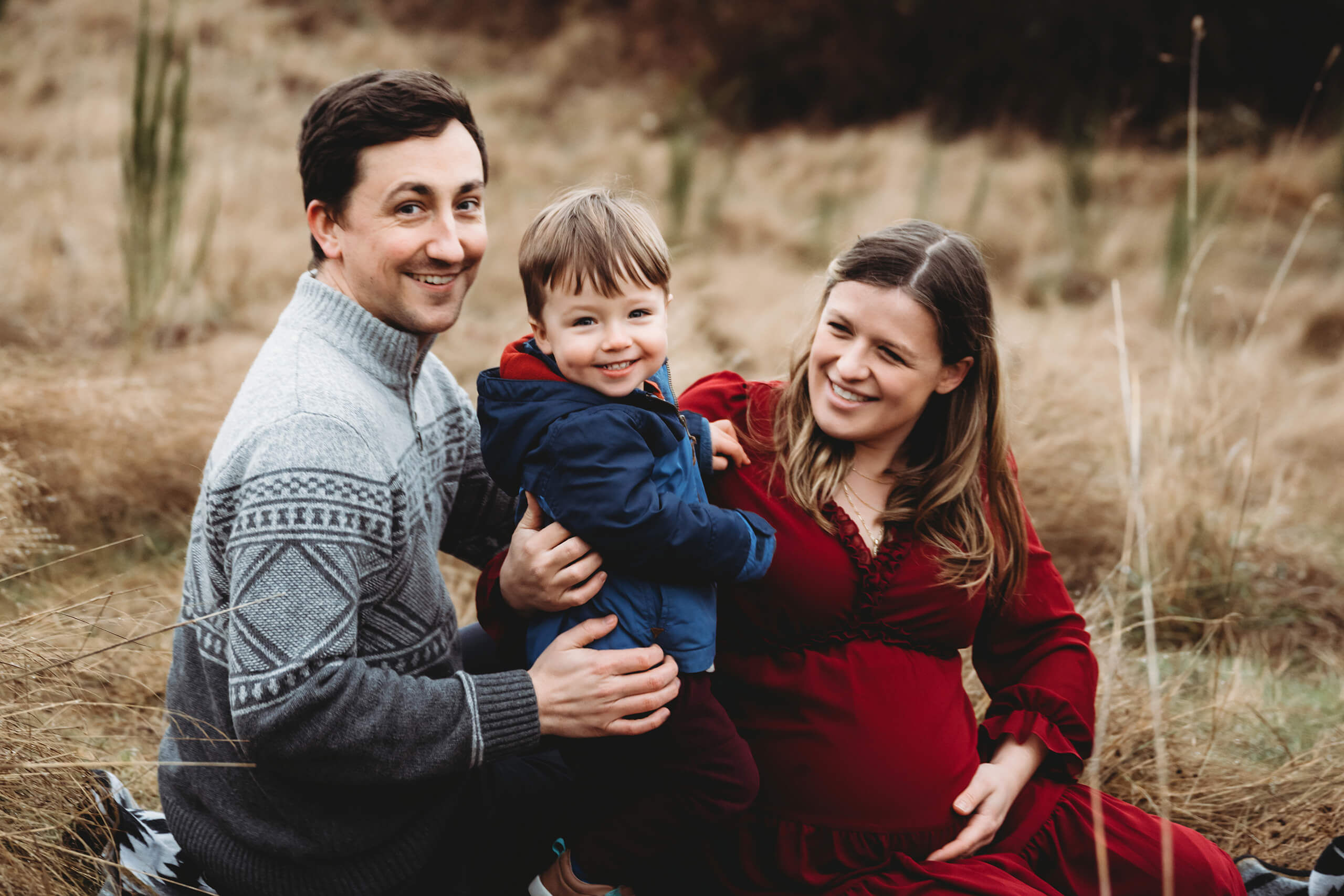 Winter Maternity Photos: Samples, Outfit Tips, Posing Ideas, and More